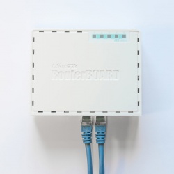 Compra MikroTik RB750GR3 Router 5x RJ45 USB | Cyberpuerta.mx