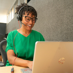 Compra Poly Audífonos Alámbricos USB 8X225AA | Cyberpuerta.mx