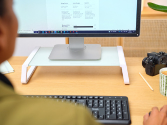 Compra Trust Base para Monitor 24" 10 kg Blanco 25351 | Cyberpuerta.mx