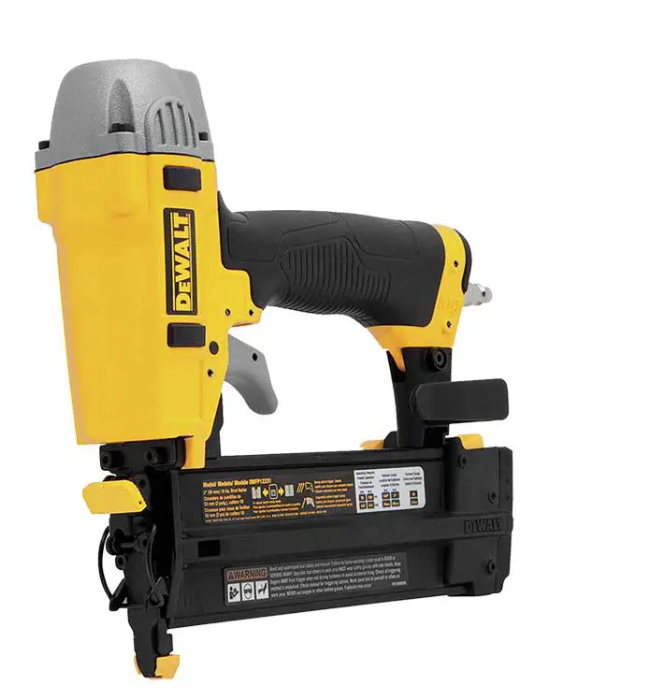 Compra DeWALT Engrapadora Neumática Cal. 18 DWFP12231 | Cyberpuerta.mx